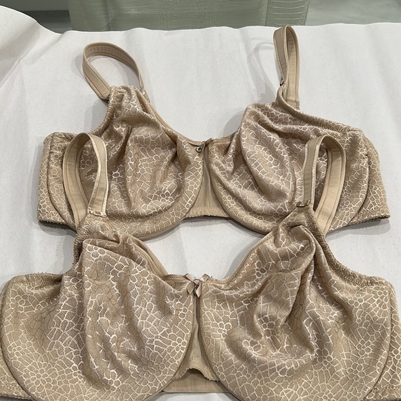Chantelle | Intimates & Sleepwear | Chantelle Underwire Bras 2 38f ...